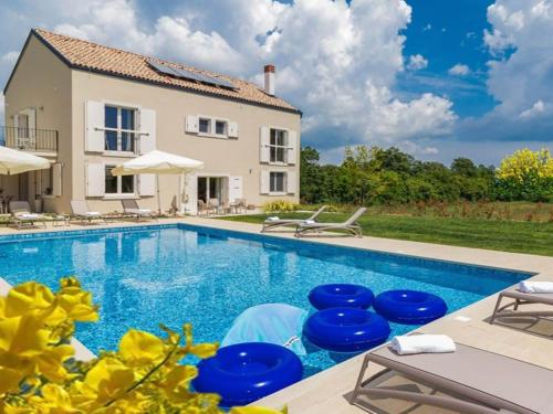 Luxurious Villa In Butkovici With Pool And Bubble Bath Svetvinčenat