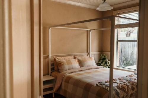 The Rose Turret, Warrnambool (updated prices 2025)