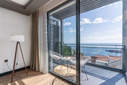 Vista Seaview, Sveti Stefan (updated prices 2025)