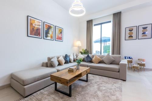 Nasma Luxury Stays - Luxury Seaside Villa with Private Pool By The Sea ...