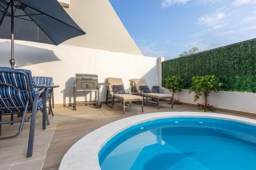 Nasma Luxury Stays - Luxury Seaside Villa with Private Pool By The Sea ...