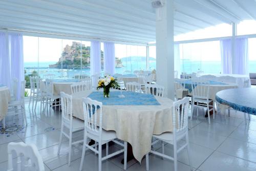 Hotel La Ninfea (Italia Ischia) - Booking.com