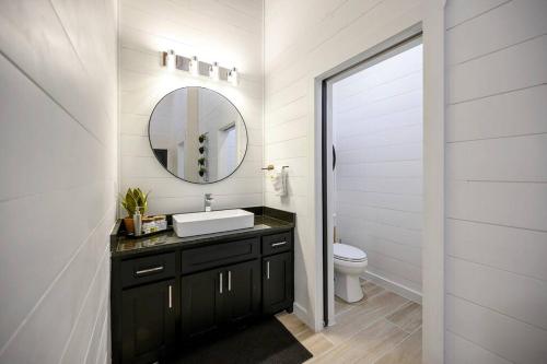 The Ember House - Luxury Honeymoon Cabin, Broken Bow (updated prices 2024)