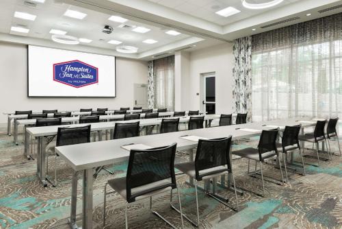 Hampton Inn & Suites Atlanta Buckhead Place, Atlanta (updated prices 2025)