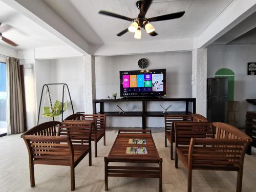 Greenage Seaview Bay Villa with stunning sunset, Putatan (updated ...