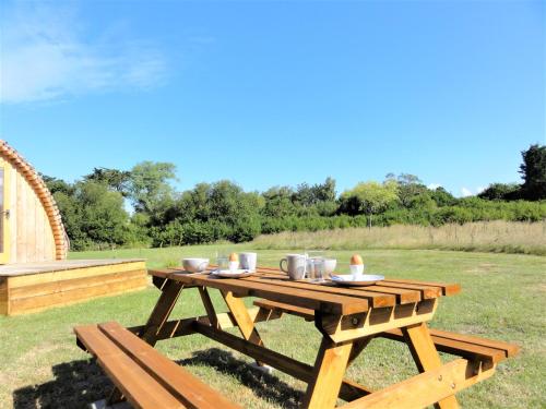 Cosy Cabins at Westfield Farm, Isle of Wight, Yarmouth (updated prices ...