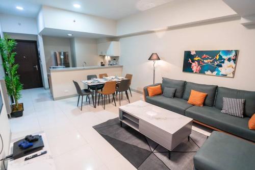 A2J Luxury 3BR Balcony BGC Suite Near Uptown Mall, Manila (updated ...