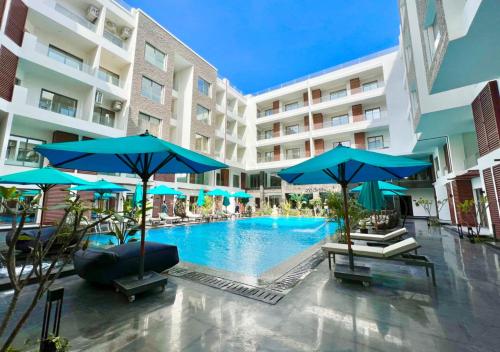 3BR 2BA Peaceful Resort with 4 Pools, Shop, Wi-Fi, Onsite Restaurant ...