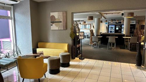 Kyriad Le Bourget Centre- Parc Des Expositions, Le Bourget – Updated ...