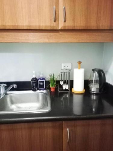 1BR Condo at Montecito Newport City Residential Resort across NAIA and ...