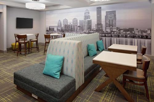 Hampton Inn Louisville Downtown, Louisville (updated prices 2025)