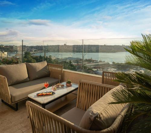 Radisson Blu Hotel Istanbul Pera, Стамбул (актуальные цены 2024 года)