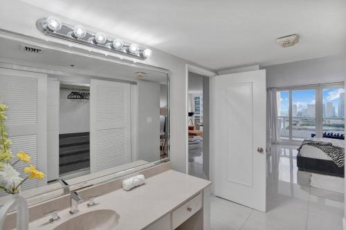 Paradise Found! Miami Skyline and Water Views!, Miami (updated prices 2026)