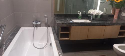 Cozy Apartment with Jacuzzi and Sauna at 188 Suites Klcc, Kuala Lumpur ...