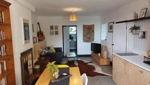 Janitor's Lodge, Ticehurst (updated prices 2024)