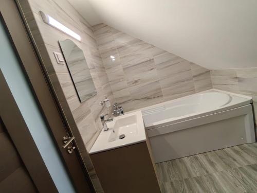 Casa Alex, Gălăuţaş (updated prices 2024)