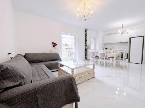 WSD Faliro New 1BD Apartment with Bal Near Alimos Marina, Athens ...