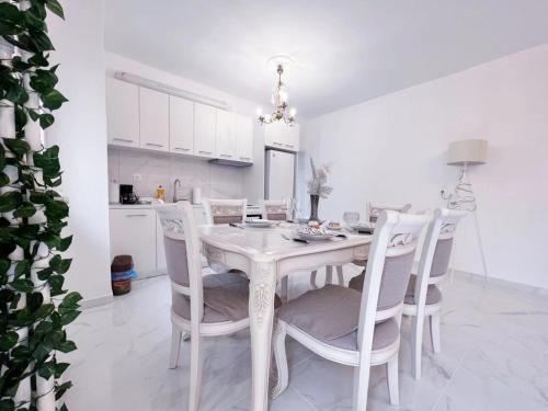 WSD Faliro New 1BD Apartment with Bal Near Alimos Marina, Athens ...