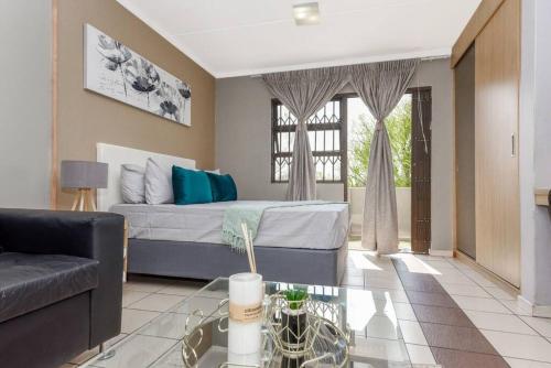 V&S Apartments - Luxury Studio in Fourways, Johannesburg, Sandton ...