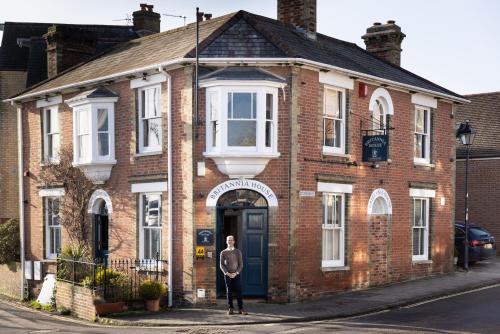 Britannia House, Lymington – Updated 2024 Prices