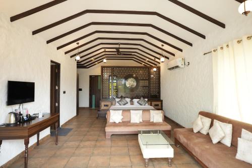 Waterstone resort, Linga (updated prices 2024)