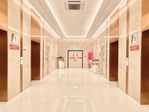 Twin Tower Johor custom Ciq Nearest walk by YHA, Johor Bahru – Updated ...