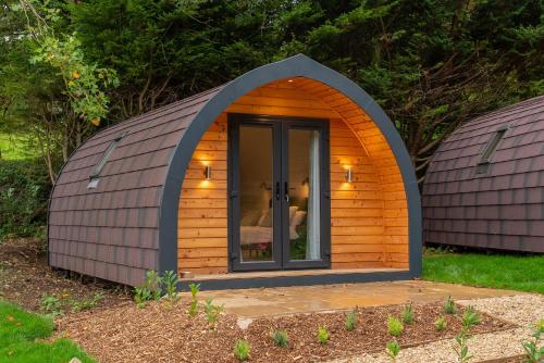 The Plough Inn Cabins, Ramsden (updated prices 2025)