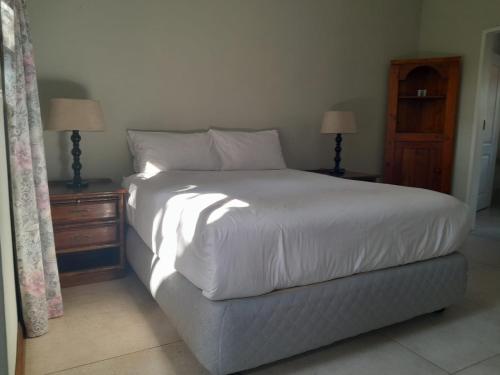 Harties Lodge - Holiday Home 8 Sleeper, Hartbeespoort (updated prices 2024)