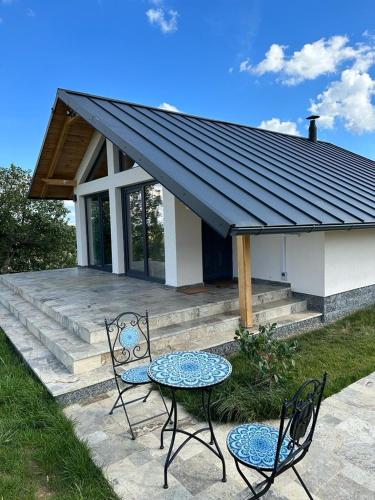 Casa moderna in Sinteu - intersectia intre modern si linistea naturii ...