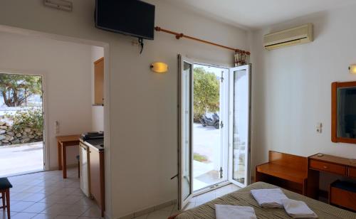 Peter Studios, Ornos (updated prices 2025)
