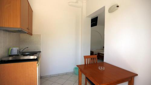 Peter Studios, Ornos (updated prices 2025)
