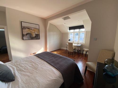 Chelsea flat, London (updated prices 2024)