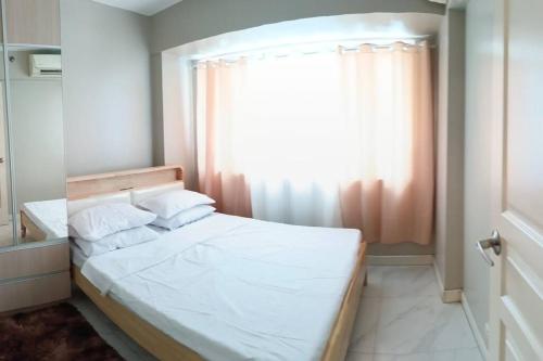 Monarch Parksuites - Balmoral Place (near NAIA, MOA, MOA Arena, DFA ...