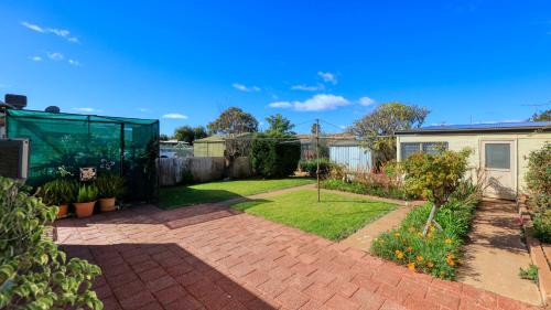 Charles Rasp Motor Inn & Cottages, Broken Hill – Updated 2023 Prices