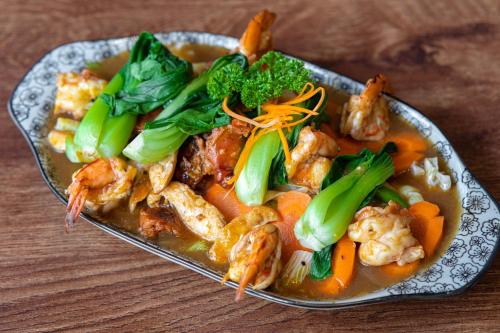 Subic Riviera Hotel & Residences, Kababae (updated prices 2025)