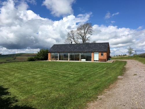Red Brick Barn, Sutton under Brailes (updated prices 2024)