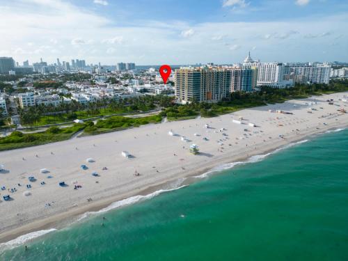 Chasing Waves Stunning Penthouse, Near Ocean Drive, Miami Beach ...