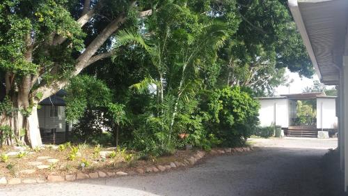 Bushchooks Travellers Village, Bororen (updated prices 2024)