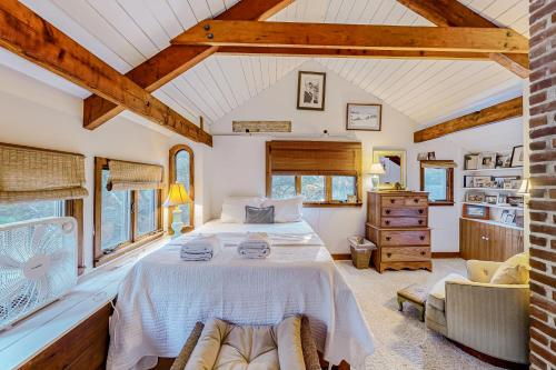 Nana’s Treehouse, West Tisbury (updated prices 2024)