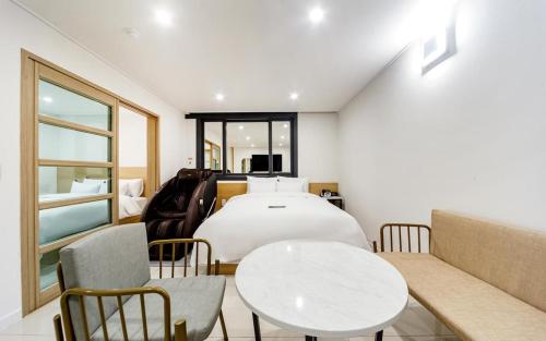 Rium Hotel, Mokpo (updated prices 2024)