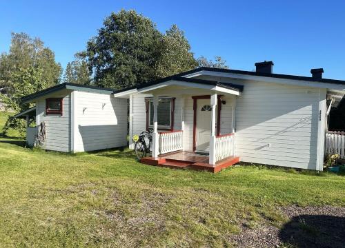 Cozy cottage in Kil near lake Fryken, Kil (updated prices 2024)