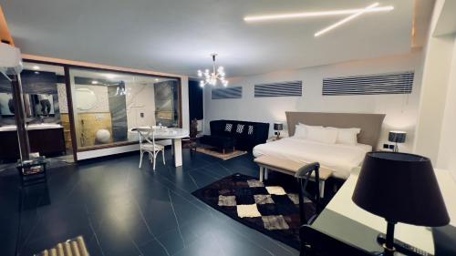 Signature By Hotel Crown Inn, Karachi (updated prices 2024)