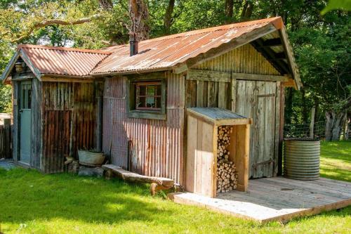 The Boatshed at Camp Plas, Welshpool (updated prices 2024)