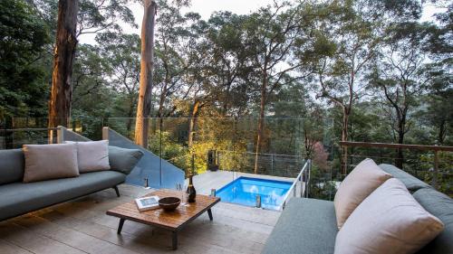 Luxurious Bush Retreat With Amazing Bay Views, Pool and Hot Tub ...