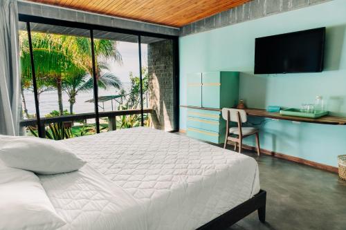 Puro Surf Hotel & Performance Academy, El Zonte (updated prices 2025)