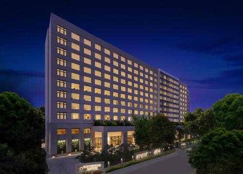 Aurika, Mumbai Skycity - Luxury by Lemon Tree Hotels, Mumbai – Updated ...