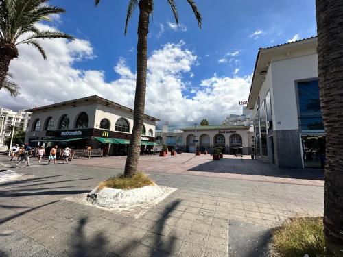 Torres de Yomely - Y4B, Playa de las Americas (updated prices 2025)