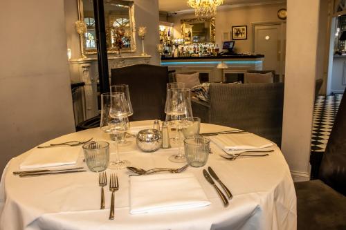 The Lord Bute, Highcliffe (updated prices 2024)