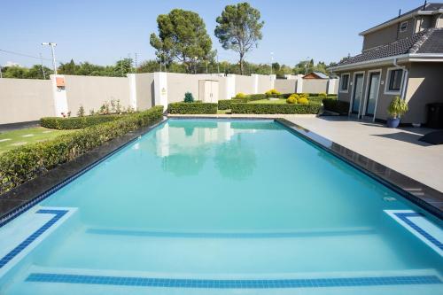 Fourways 3beds apartment, Chartwell (updated prices 2024)