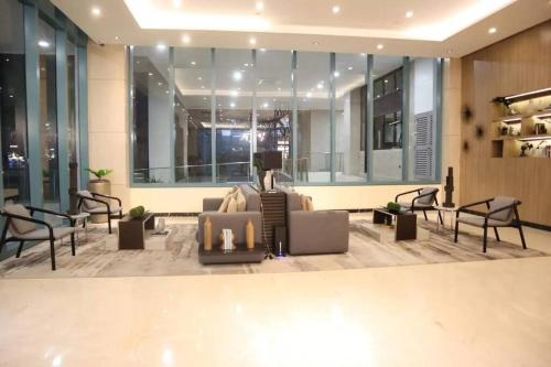 Vibrant Urban Getaway in BGC (pool view), Manila (updated prices 2026)